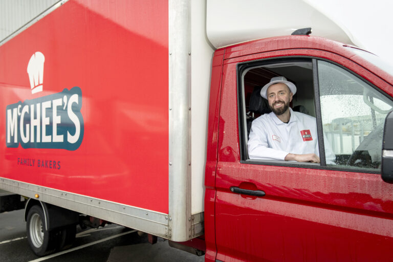 McGhee’s x Auld Hag: Free Festive Rolls Bring Christmas Buzz to Glasgow ...